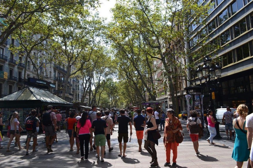 Visitar Las Ramblas y cómo sobrevivir al paseo