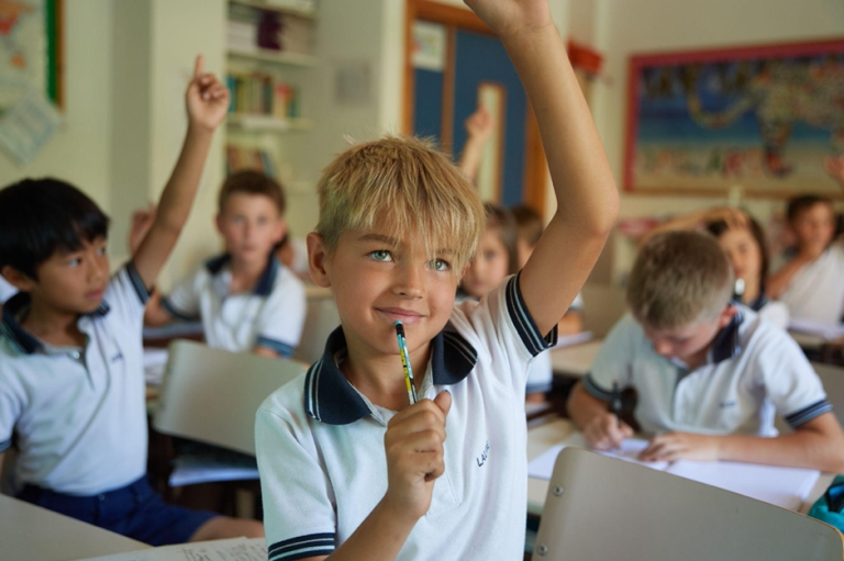 Los principales beneficios de permanecer en el mismo colegio