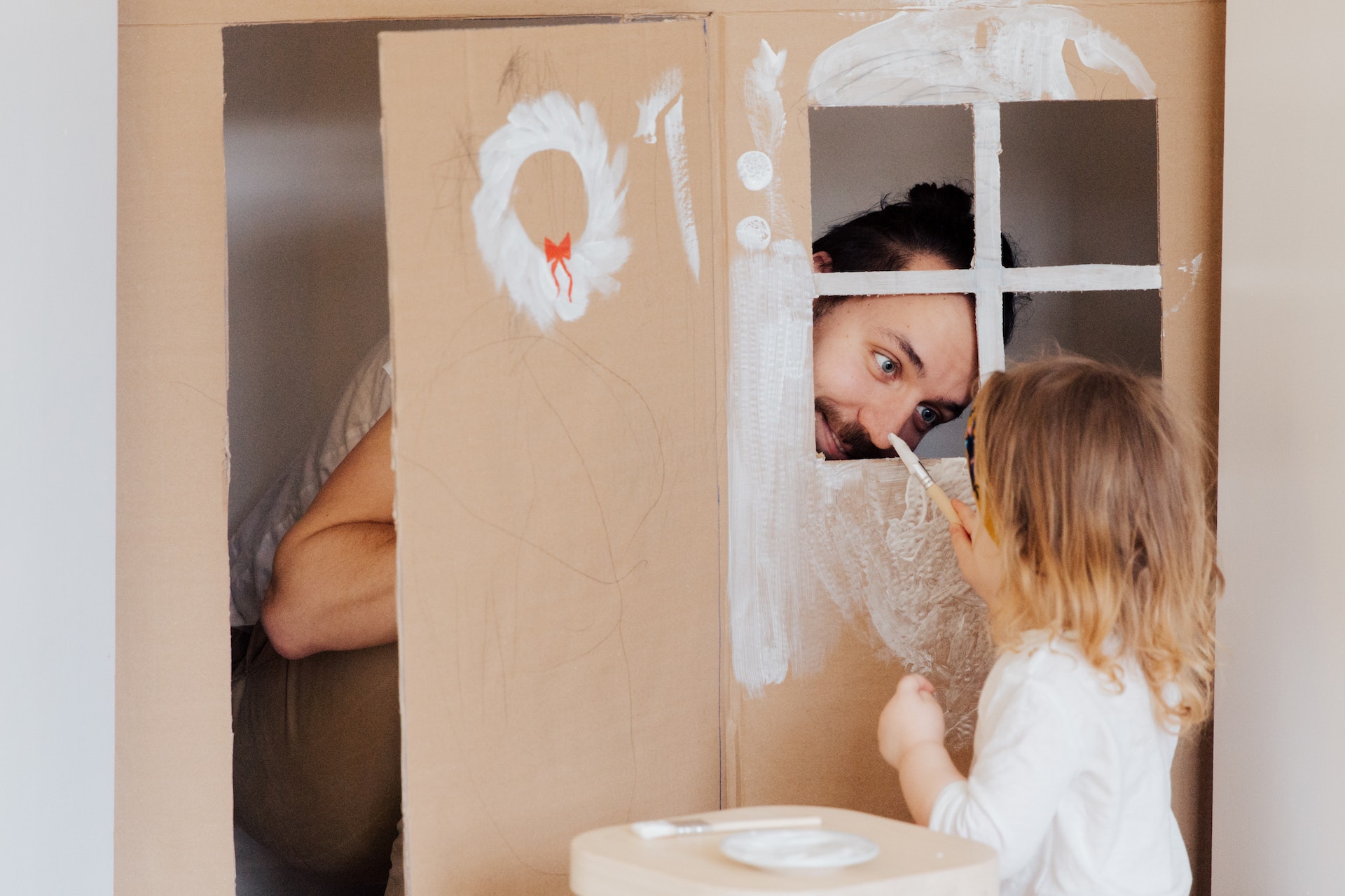 Jugar con los niños en casa: 5 beneficios para la familia