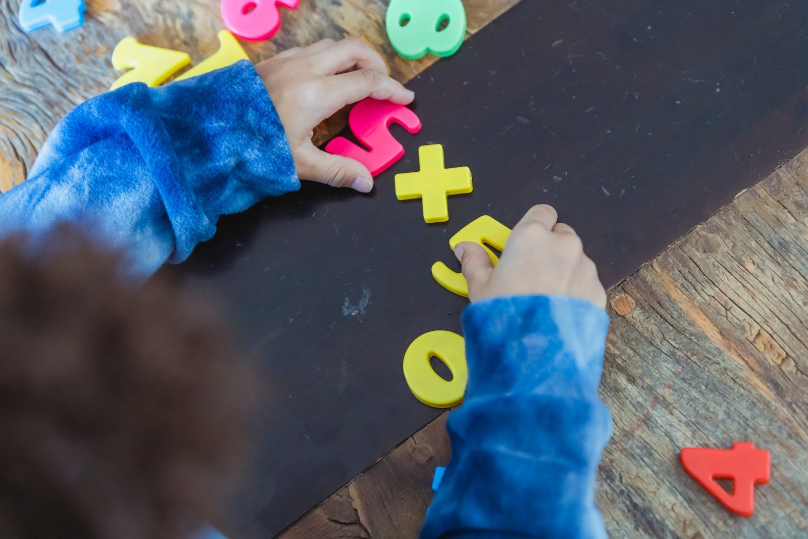 ¿Qué es la matemagia y por qué sorprende a los niños?