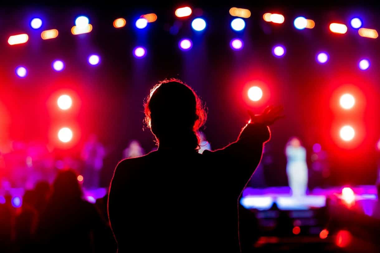 Adolescentes y música: 6 características del fenómeno fan