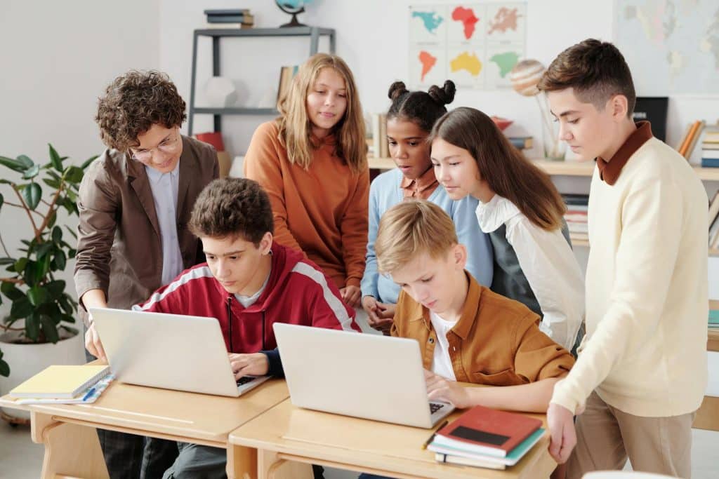 Psicología: 6 causas del miedo al futuro en los adolescentes