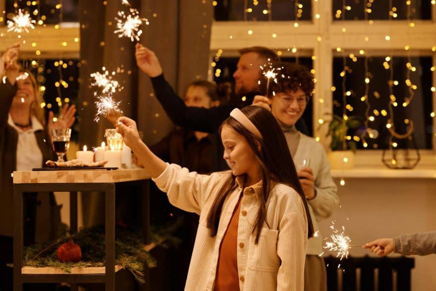 8 ideas para escribir cuentos y relatos de Navidad en familia