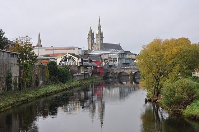 Omagh, cara y cruz en la historia de Irlanda del Norte