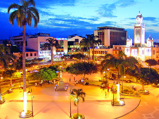 Parque Ismael Pérez Pazmiño en Machala