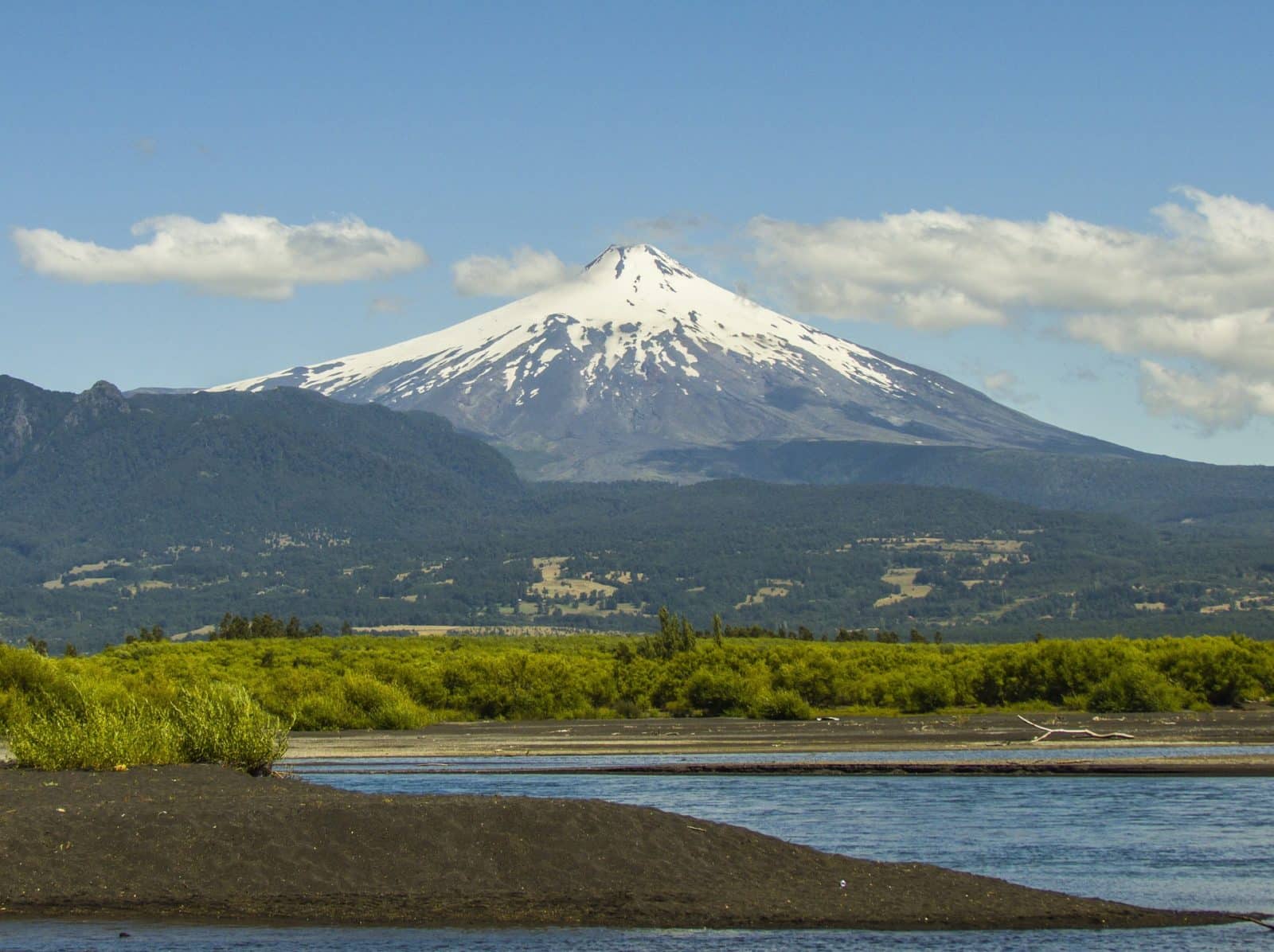 Los volcanes más impresionantes para conocer en Chile