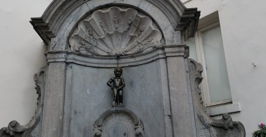 Menakken Pis y otras curiosas estatuas "meonas" de Bruselas